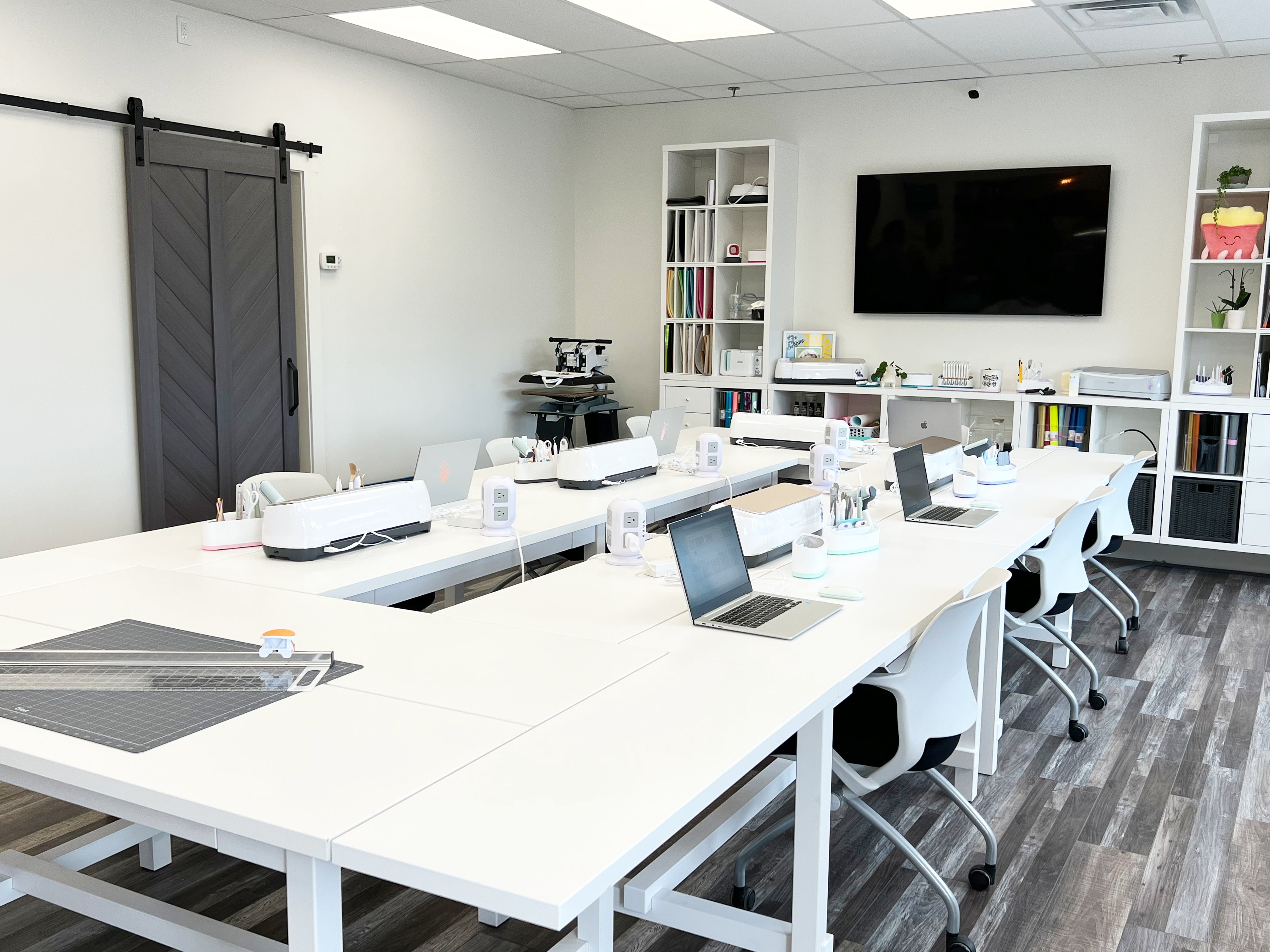 Cricut Crafters Paradise- Craft vinyl and heat transfer vinyl for less